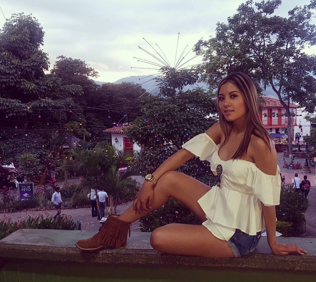 Nasly Silva: Atractiva colombiana - Colombiana